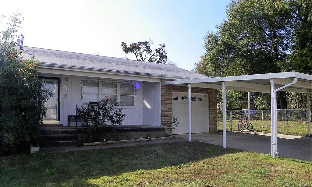 911 W Shawnee Ct, Nowata, OK 74048 | Zillow