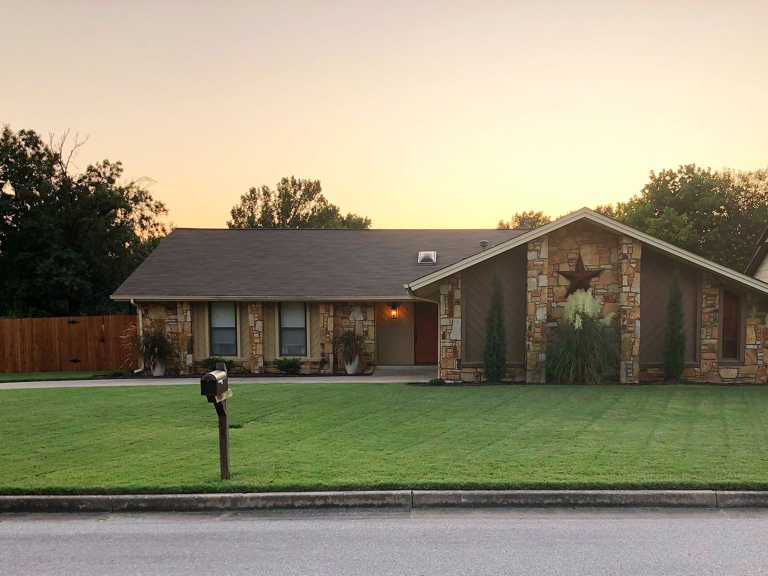 6548 S 112th East Ave, Tulsa, OK 74133 | Zillow