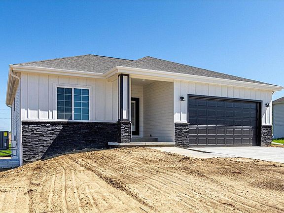 22930 Cayuse St, Glenwood, IA 51534 | MLS #24-914 | Zillow