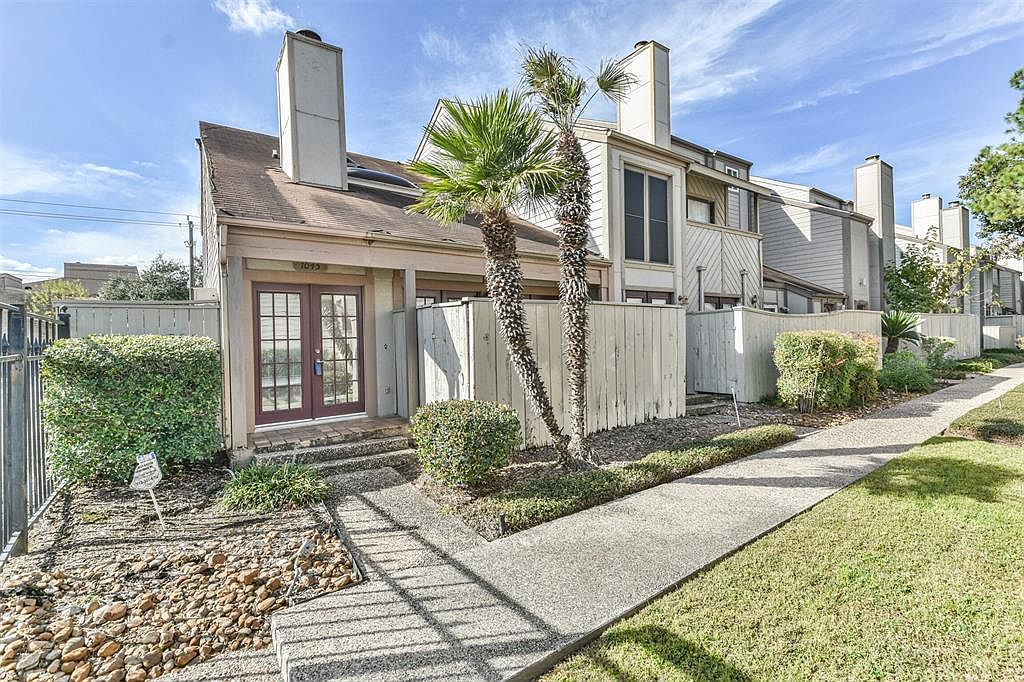 1045 Country Place Dr, Houston, TX 77079 | Zillow