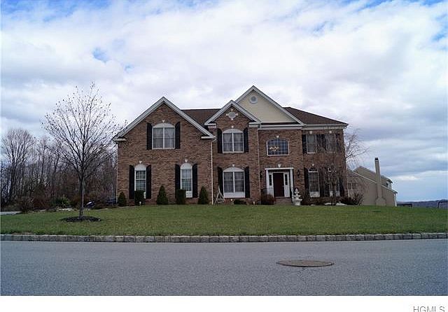 33 Old Field Rd, Poughkeepsie, NY 12603 | Zillow