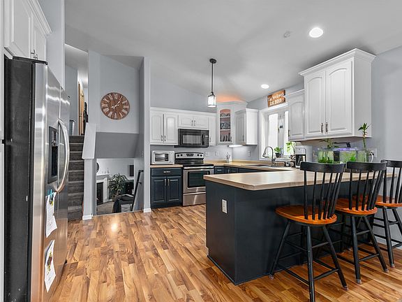 3201 Mockingbird Way, Oshkosh, WI 54904 | MLS #50281307 | Zillow