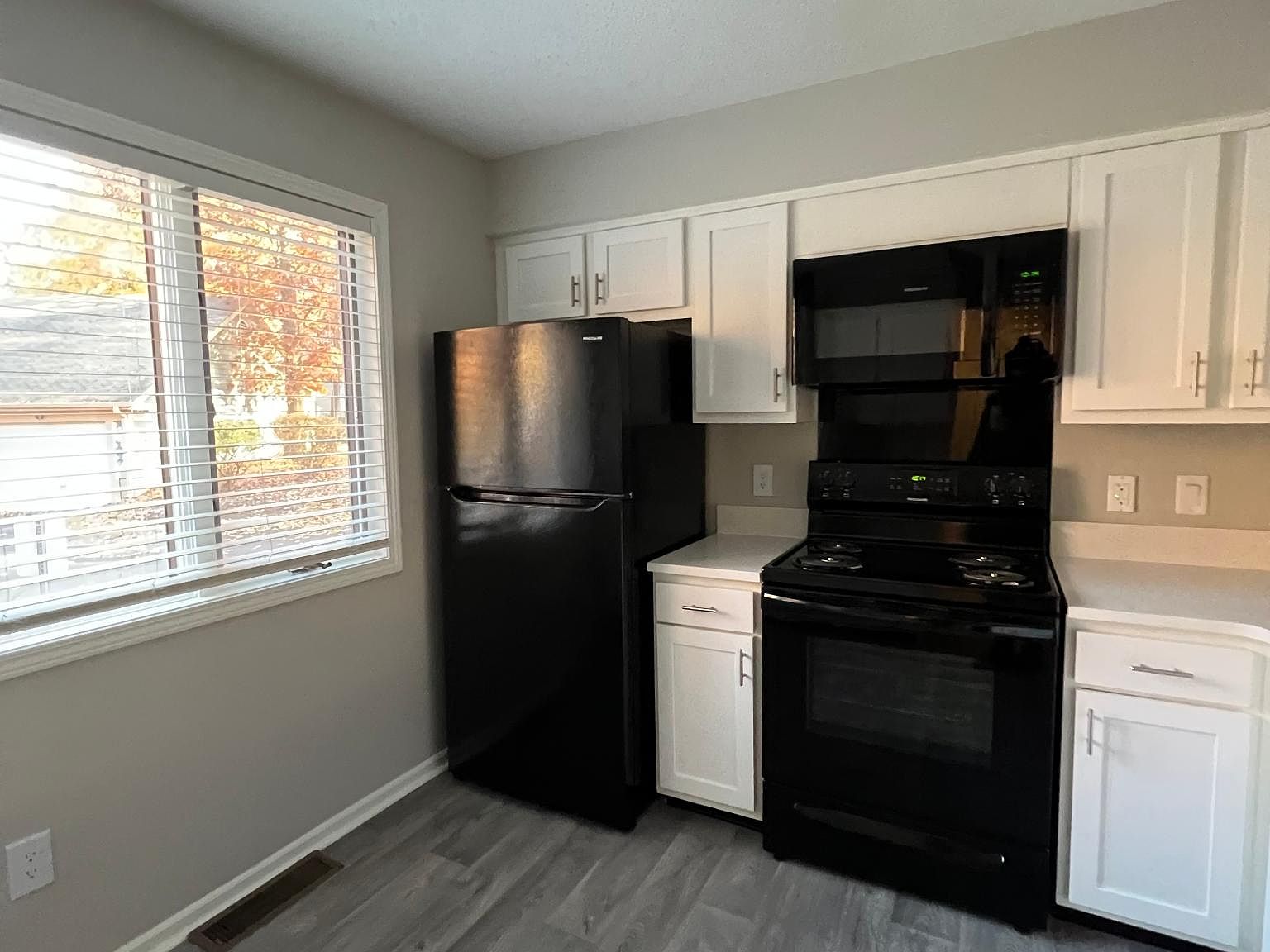 442 Timber Ridge Dr, Kalamazoo, MI 49006 | Zillow