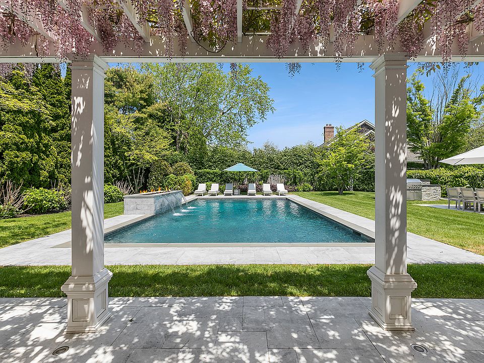 146 Coopers Farm Rd, Southampton, NY 11968 | Zillow