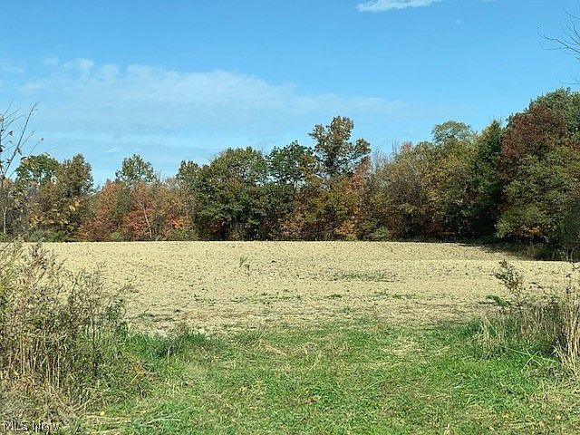 2 E Dunham Rd, Grafton, OH 44044 | Zillow