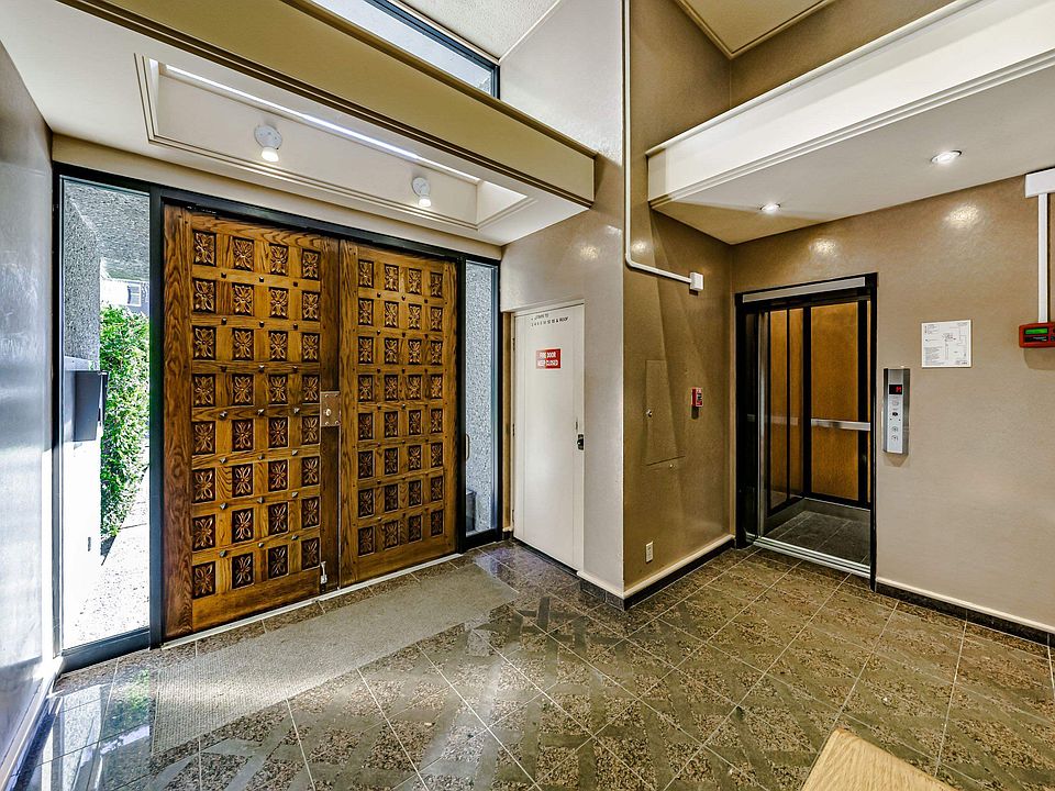 845 Chilco St Vancouver BC | Zillow