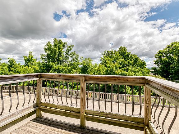 1310 Lawrence St, Radford, VA 24141 | Zillow