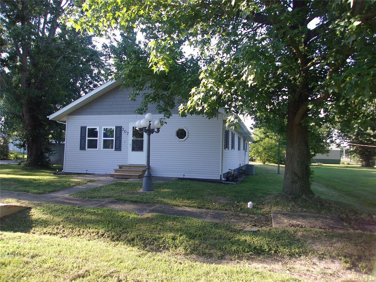 307 E Patton, Valier, IL 62891 | Zillow
