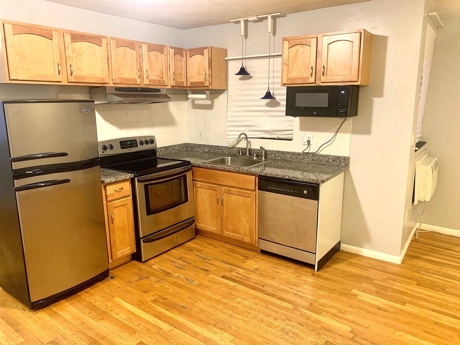 59 Salem St APT 1R, Boston, MA 02113 | Zillow