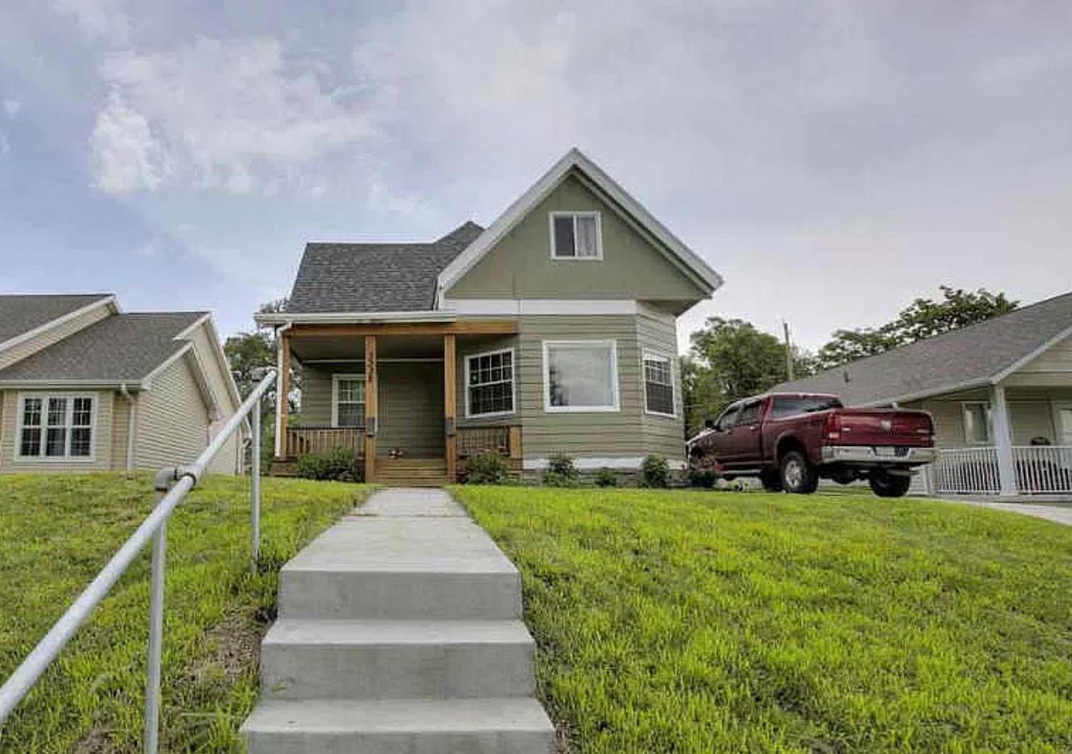 3338 Manderson St, Omaha, NE 68111 | Zillow