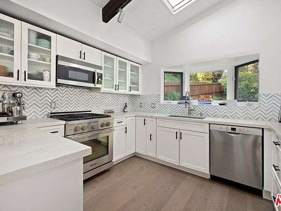 2522 Zorada Dr, Los Angeles, CA 90046 | MLS #24-470713 | Zillow