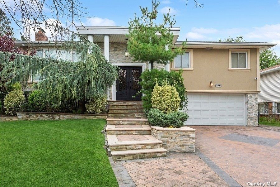 709 Turf Rd, Valley Stream, NY 11581 | Zillow
