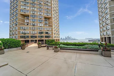 7002 Boulevard East #3A in Guttenberg, New Jersey | StreetEasy