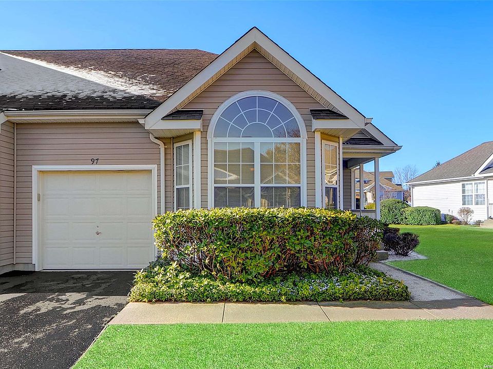 97 Scenic Lake Drive UNIT 97, Riverhead, NY 11901 | Zillow