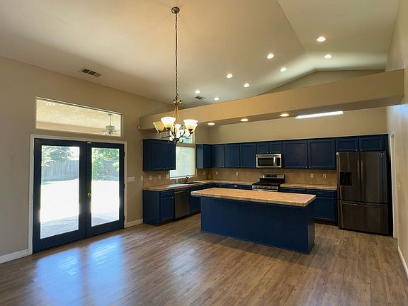 2337 W Wren Ave, Visalia, CA 93291 | Zillow