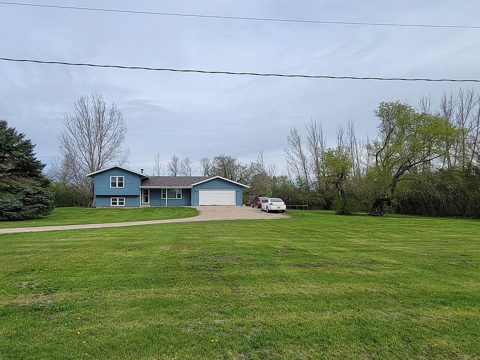 906 Main St, Milnor, ND 58060 | Zillow