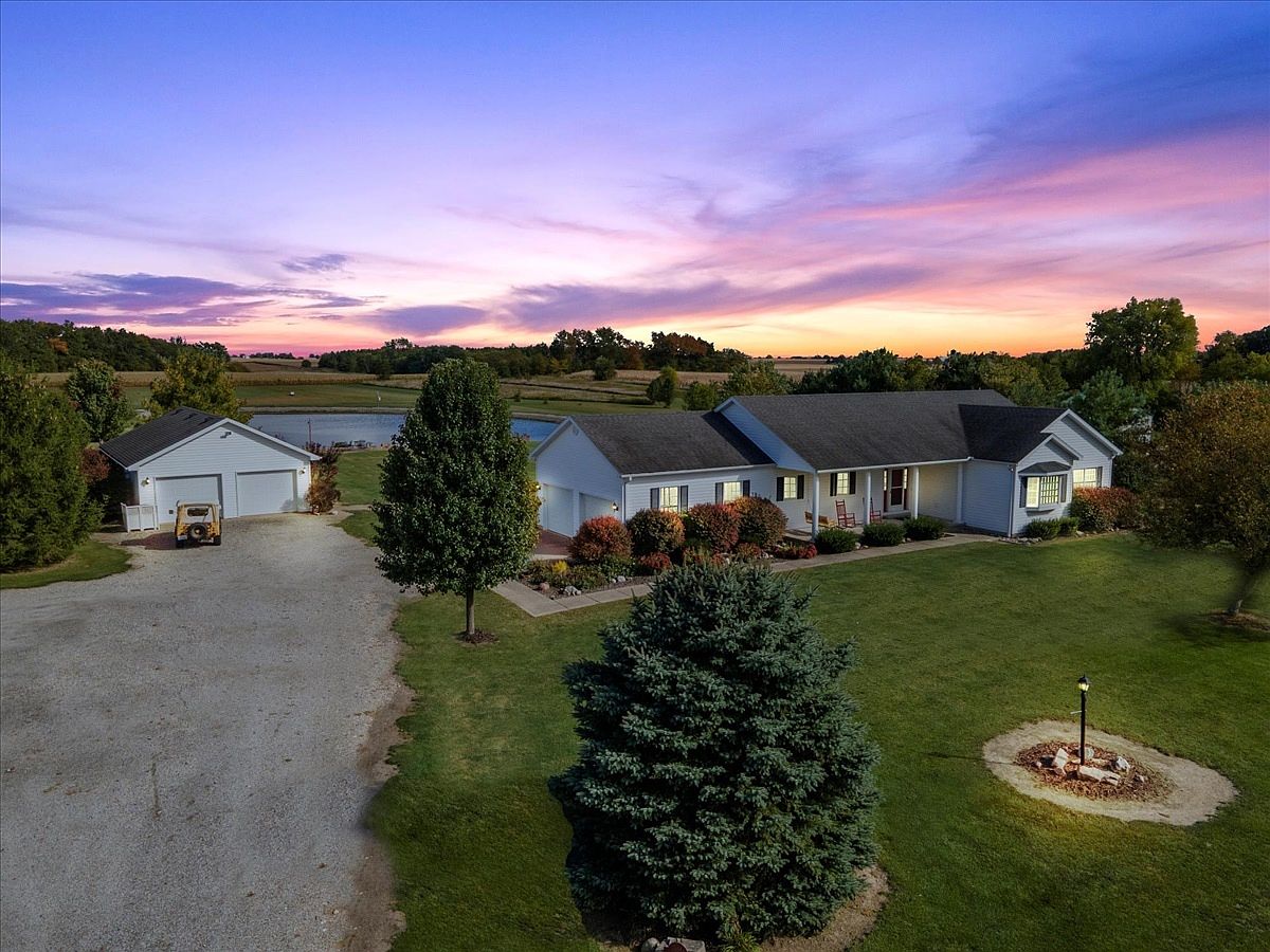 2598A County Road 600 Rd E, Dewey, IL 61840 | Zillow
