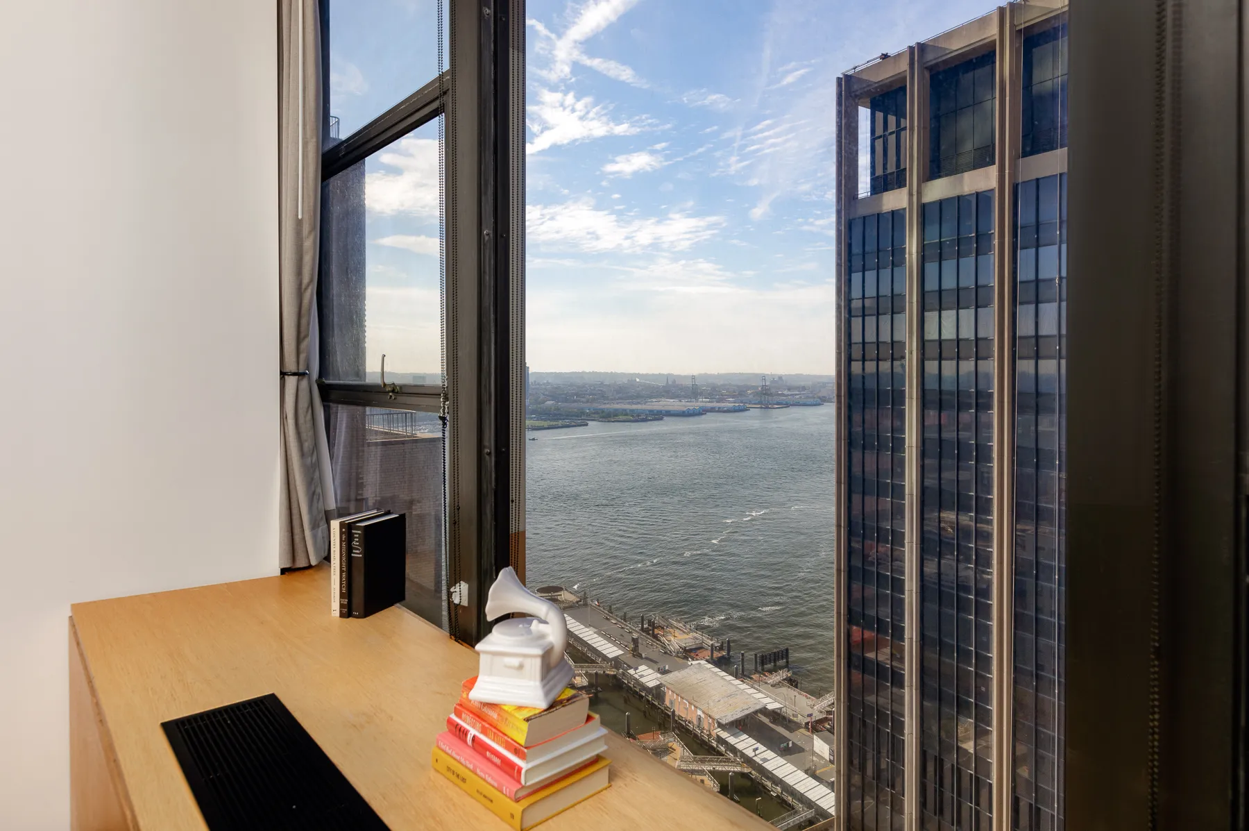 Placemakr Wall Street at 110 Wall Street in Financial District : Sales ...