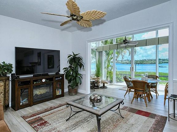 6047 E Peppertree Way #224, Sarasota, FL 34242 | Zillow