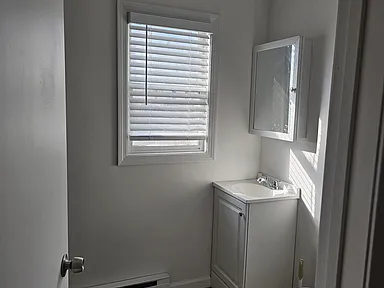 102 Spring St Naugatuck CT | Zillow