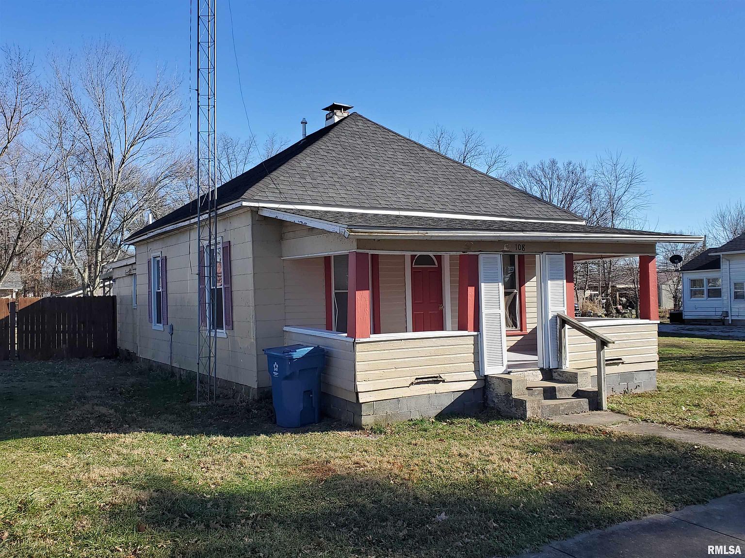 108 S Park St, Hurst, IL 62949 | Zillow