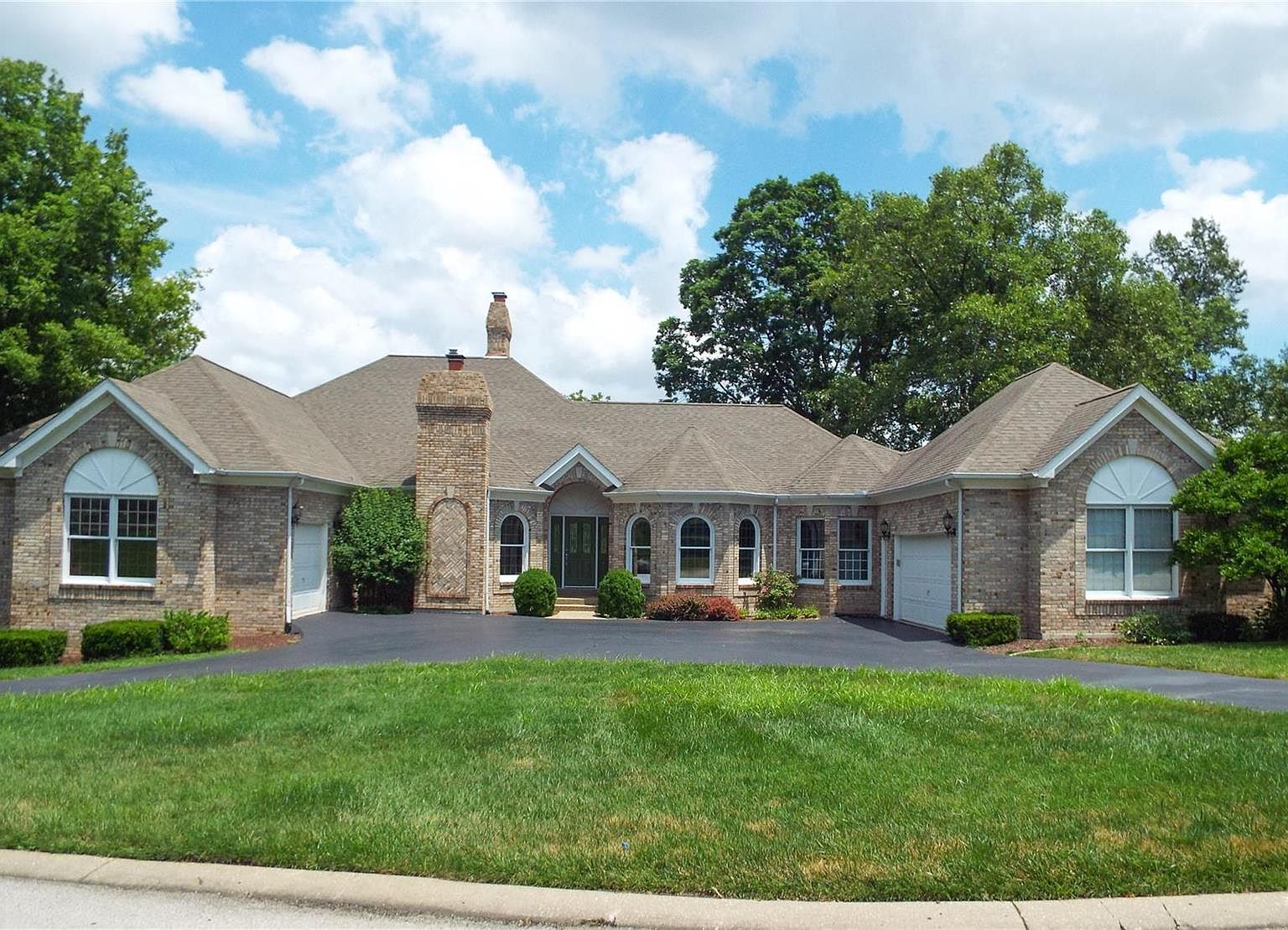 5 Shelbourne Wood Ct, Weldon Spring, MO 63304 | Zillow