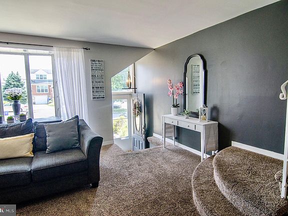 10920 Modena Pl, Philadelphia, PA 19154 | Zillow