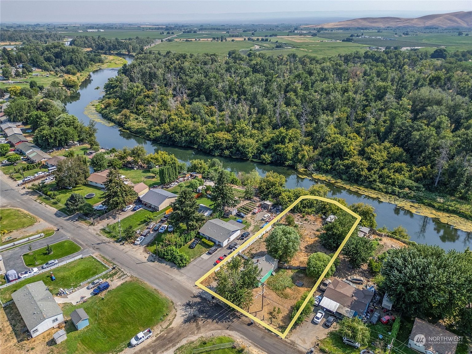 701 West Blvd N, Granger, WA 98932 | Zillow