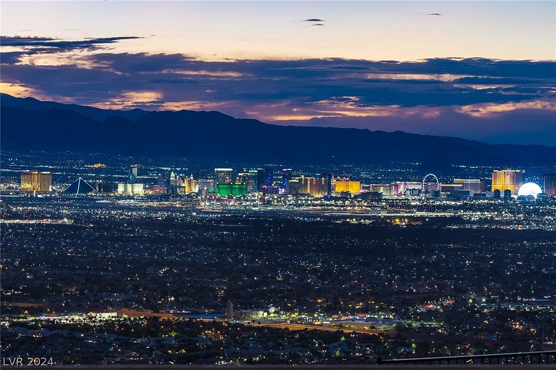 591 Overlook Rim Dr, Henderson, NV 89012 | MLS #2595439 | Zillow