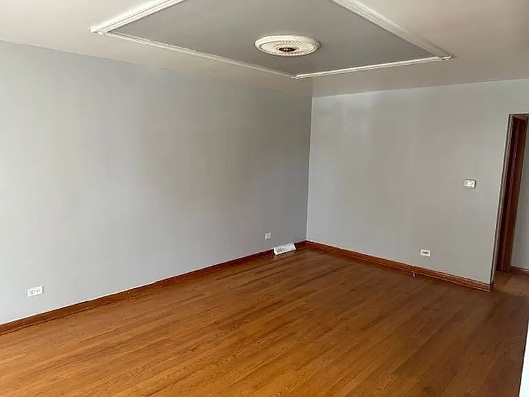 9585 S California Ave, Evergreen Park, IL 60805 | Zillow