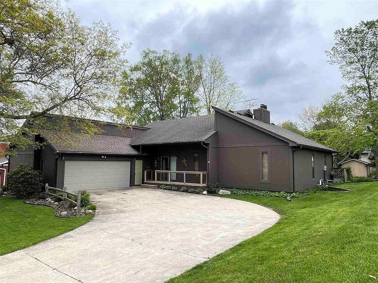 809 6th St, Traer, IA 50675 | Zillow