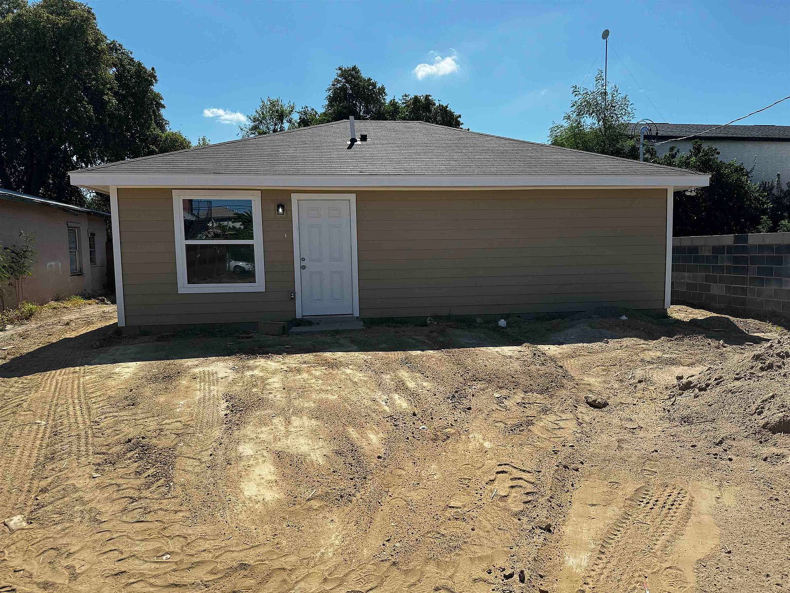 1315 Convent Ave, Laredo, TX 78040 | Zillow