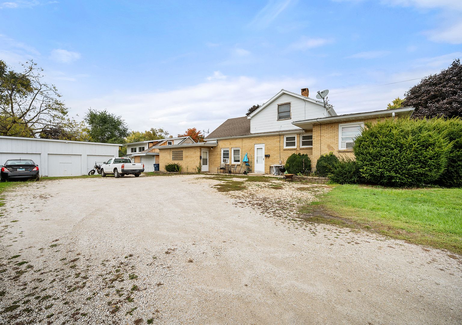 1025 S 4th St, Dekalb, IL 60115 | MLS #11910226 | Zillow