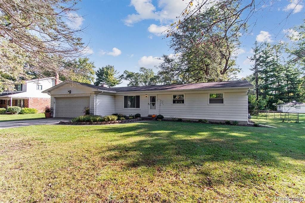 2136 Armond Rd, Howell, MI 48855 | Zillow