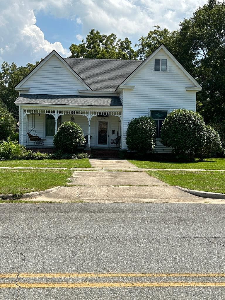 928 4th Ave, Rochelle, GA 31079 | Zillow
