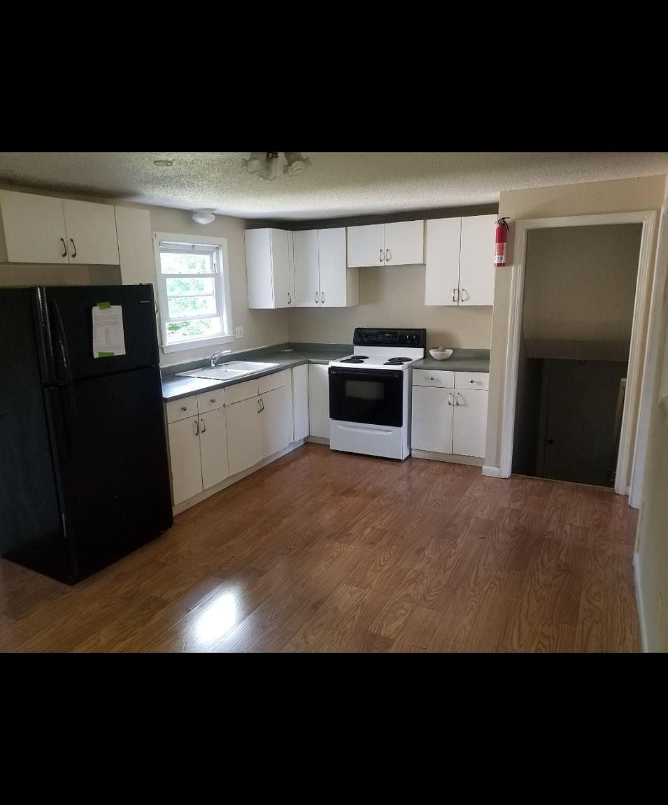 305 Paul Manafort Dr, New Britain, CT 06053 | Zillow