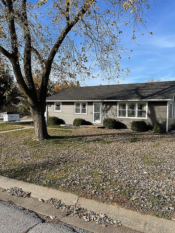 424 Summer St, Palmyra, MO 63461 | Zillow