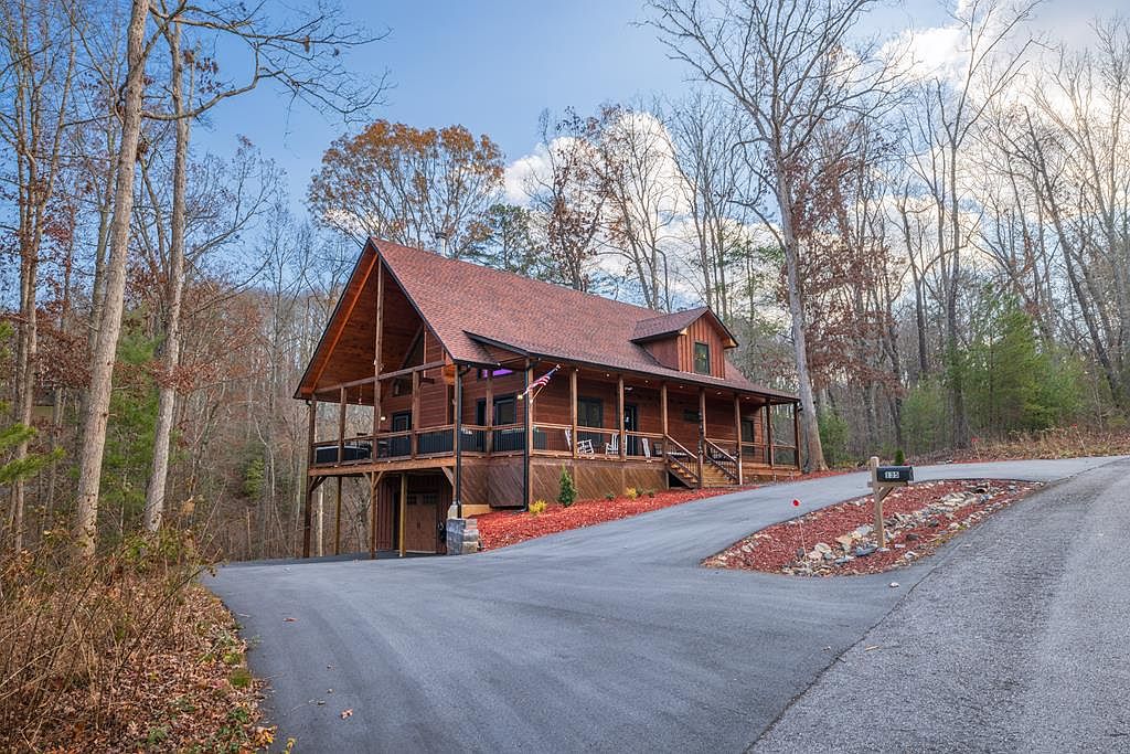 135 Grayson Point, Blue Ridge, GA 30513 | Zillow