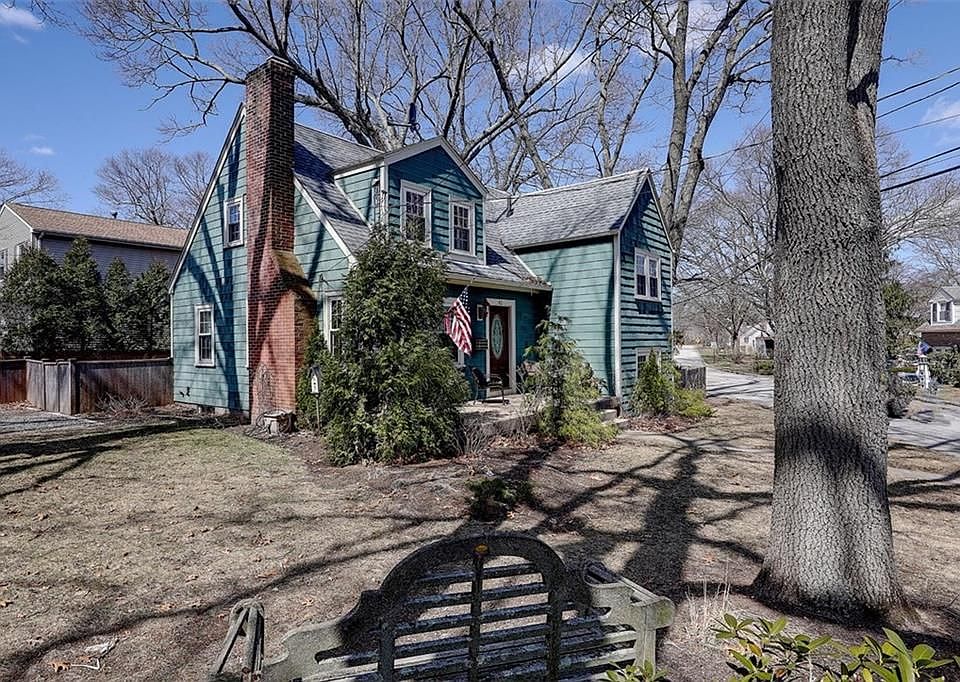 41 Riverside Dr, Riverside, RI 02915 | Zillow