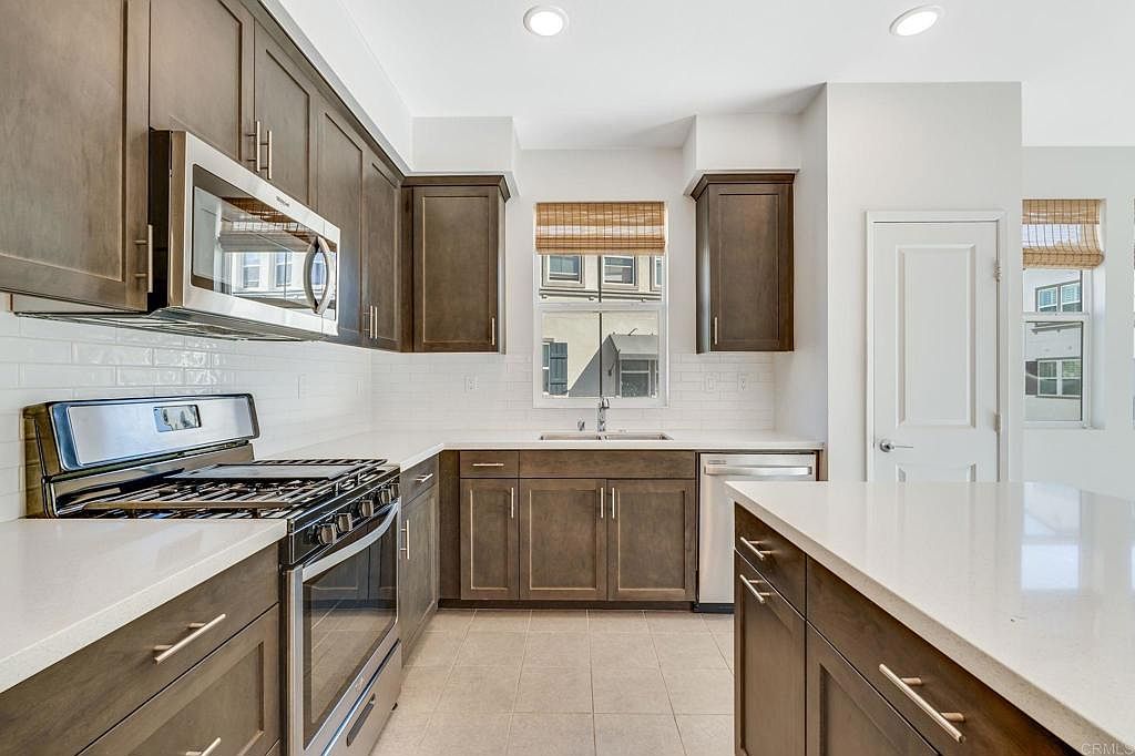2317 Stardust Gln, Escondido, CA 92025 | Zillow