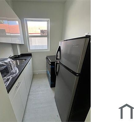 1051 NW 2nd St, Miami, FL 33128 | Zillow