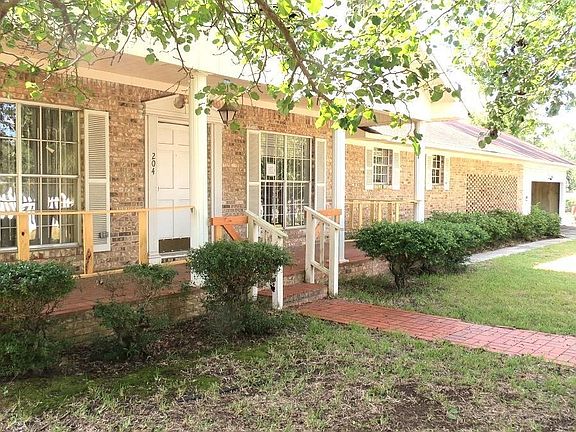 204 2nd St, Hampton, AR 71744 | MLS #23023712 | Zillow