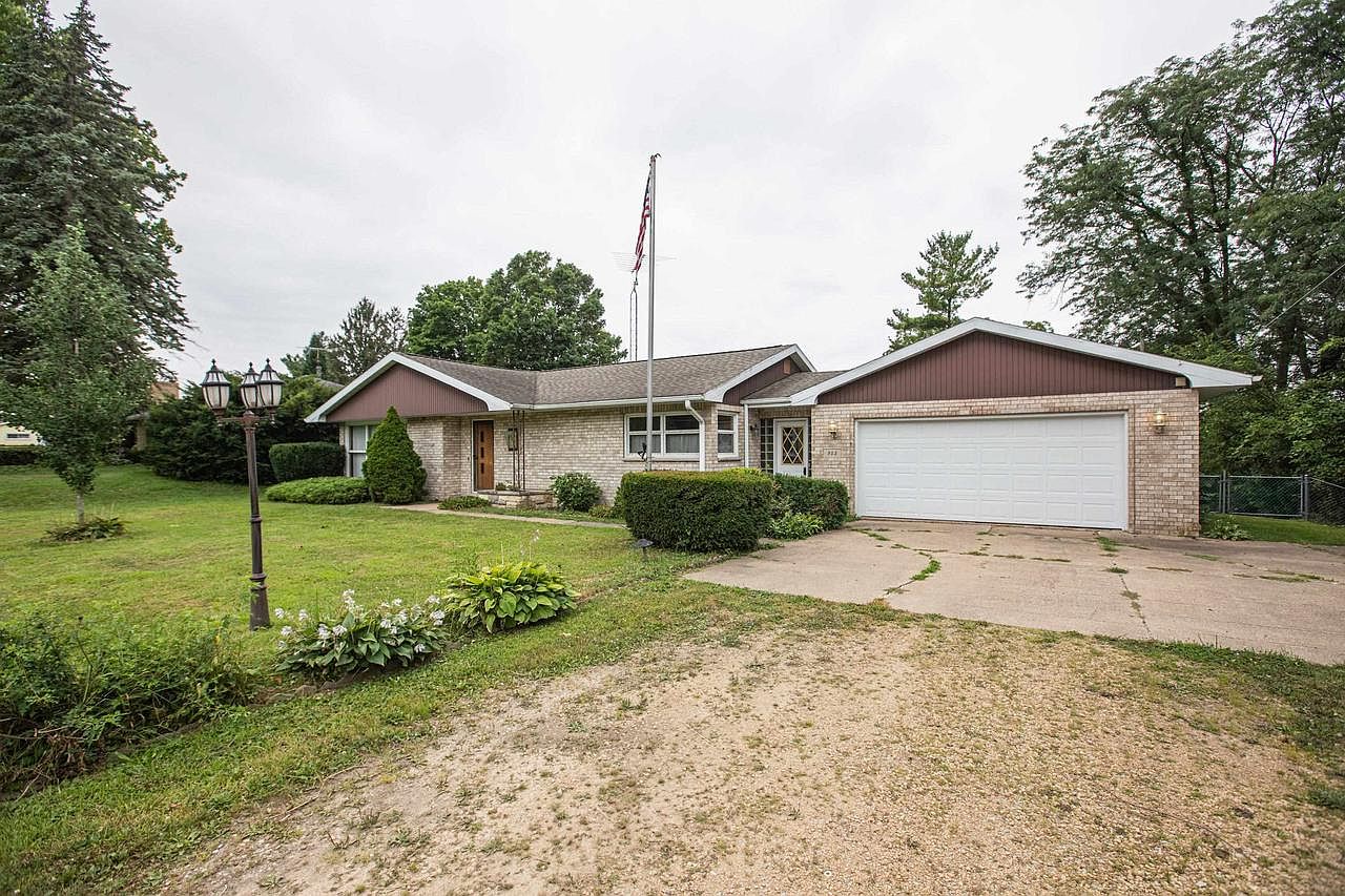 953 Badger Road, Hazel Green, WI 53811 | Zillow