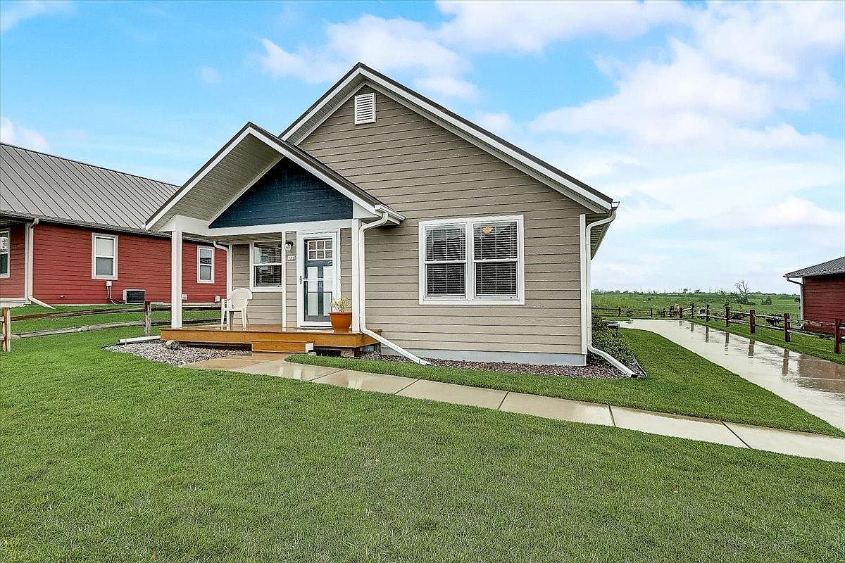 132 Peter Thein Ave, Belgium, WI 53004 | Zillow