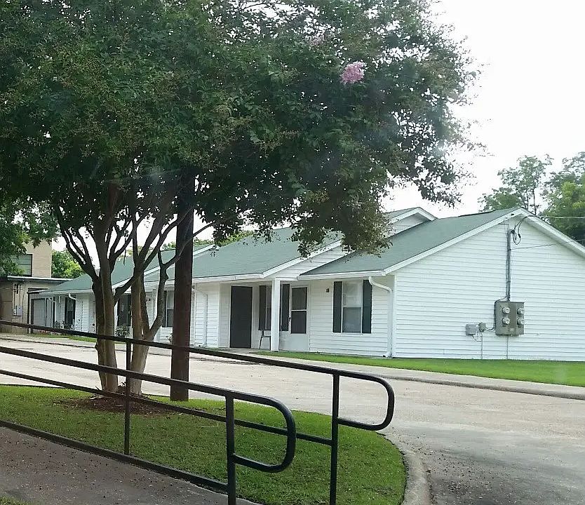 School Hill Village - 3072 Main St Evergreen LA | Zillow