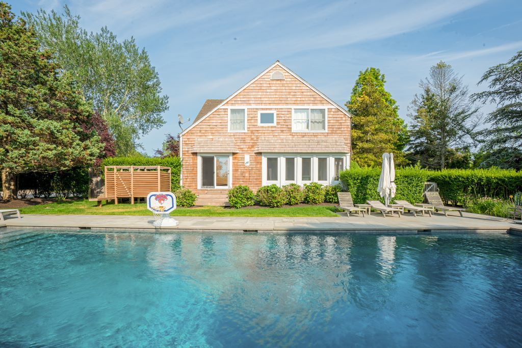 68 Ellen Ct, Bridgehampton, NY 11932 | Out East