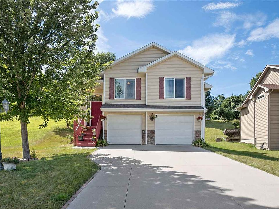 820 Olde McCabe Cir, Coralville, IA 52241 | Zillow