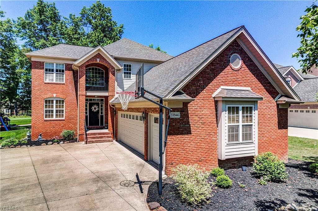 33846 Crown Colony Dr, Avon, OH 44011 | Zillow