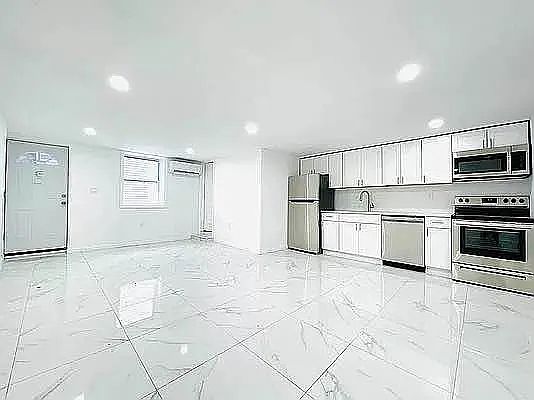 2832 W 15th St #2C, Brooklyn, NY 11224 | Zillow