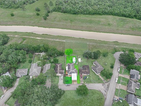 916 Temple Cir, Hitchcock, TX 77563 | MLS #31402082 | Zillow